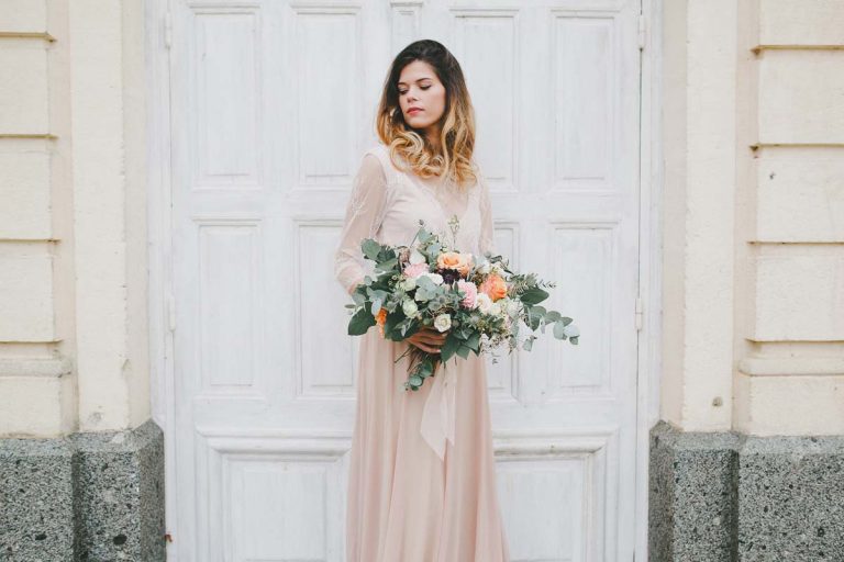 Un shooting mariage rose et or - Pajamas